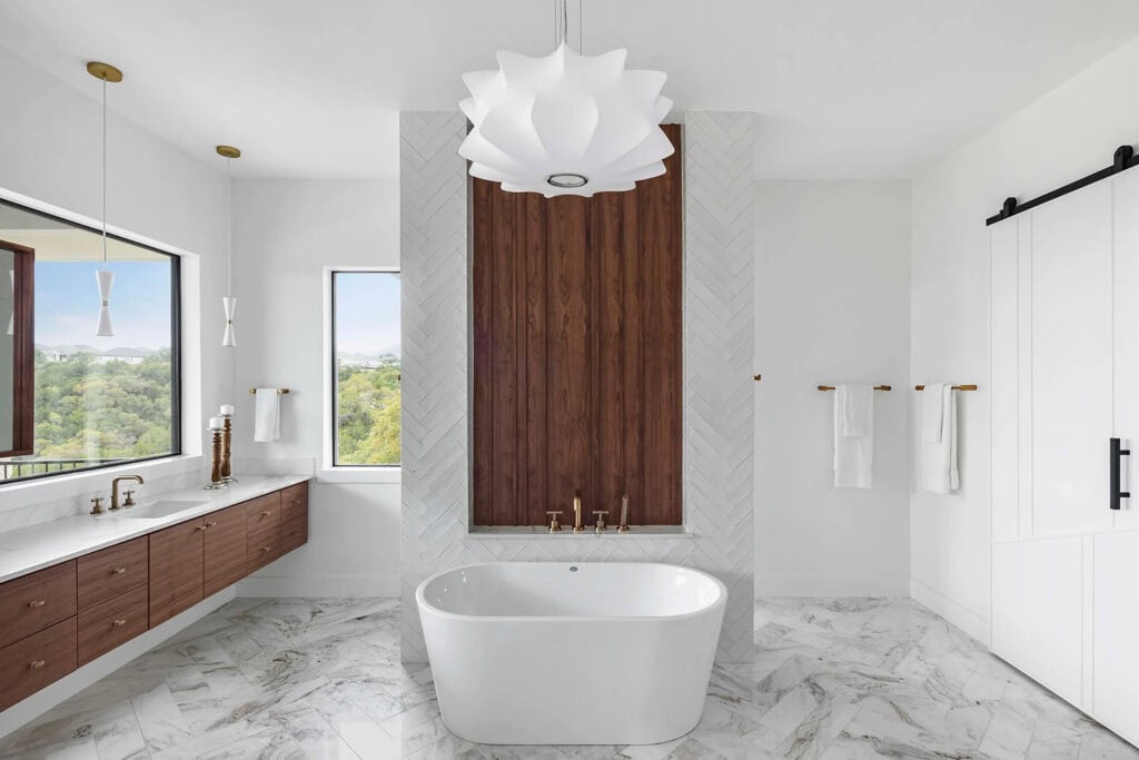 Step inside this contemporary Texas house with stunning living spaces