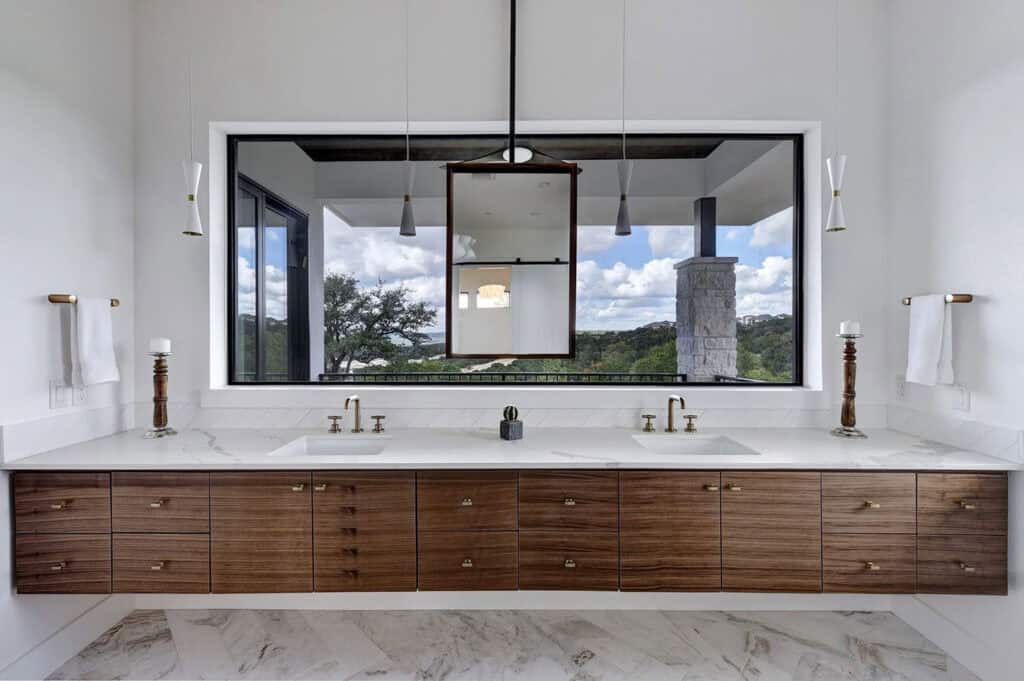 Step inside this contemporary Texas house with stunning living spaces
