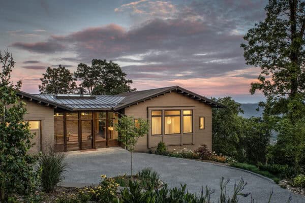 A cliffside house with amazing views of North Carolina’s Blue Ridge ...
