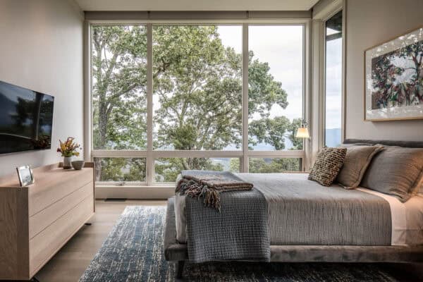 A cliffside house with amazing views of North Carolina’s Blue Ridge ...