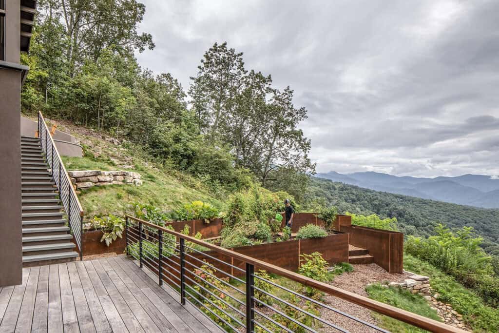 A cliffside house with amazing views of North Carolina’s Blue Ridge ...