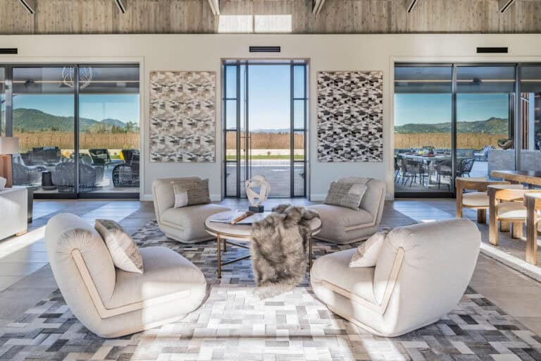 A stunningly beautiful Napa Valley house with breathtaking vineyard views