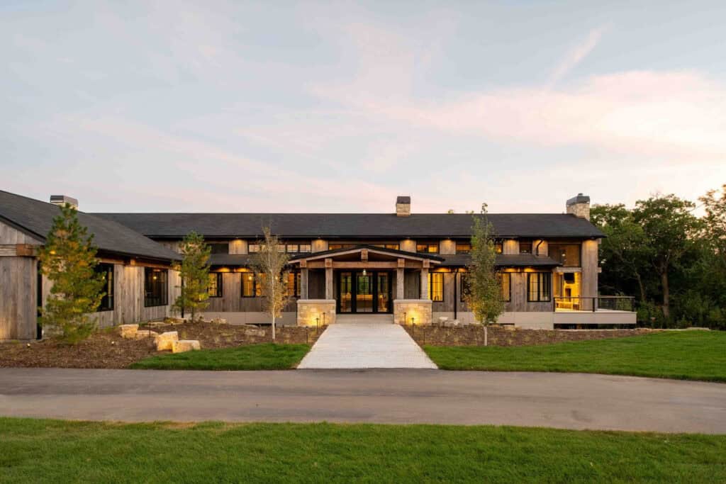 A modern mountain dream house in Minnesota in harmony with nature