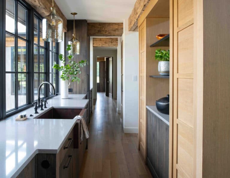 A modern mountain dream house in Minnesota in harmony with nature
