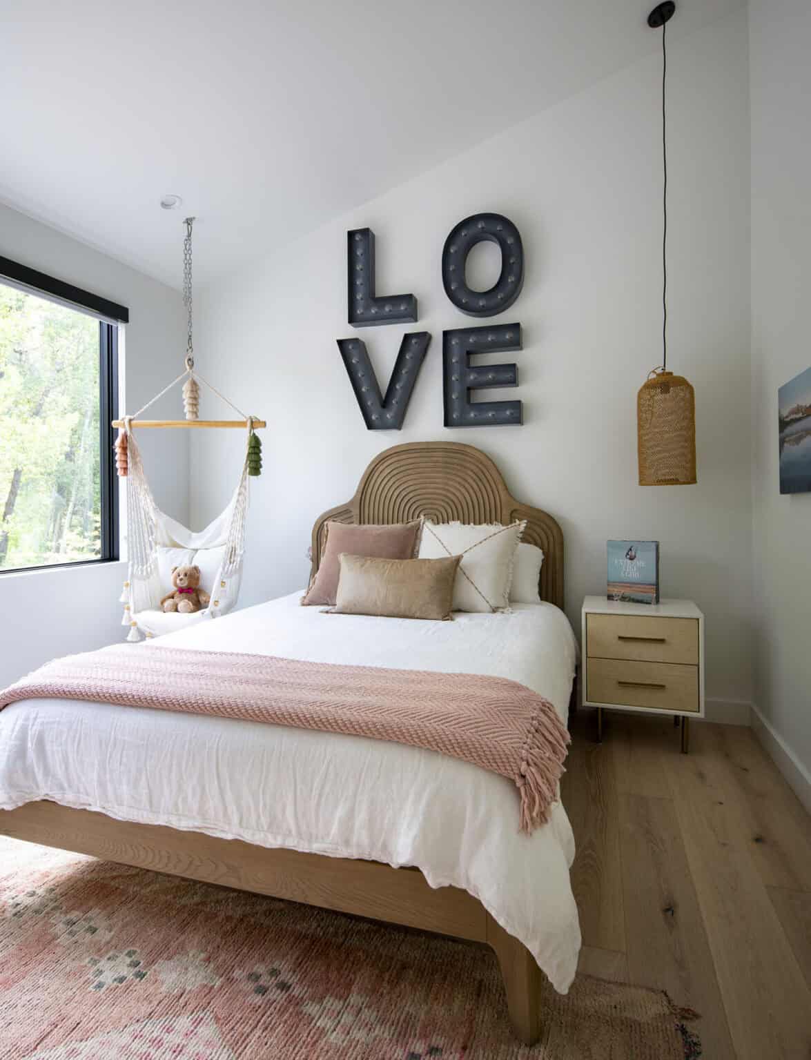 Inside an Idaho mountain home with Scandinavian minimalism and cozy charm