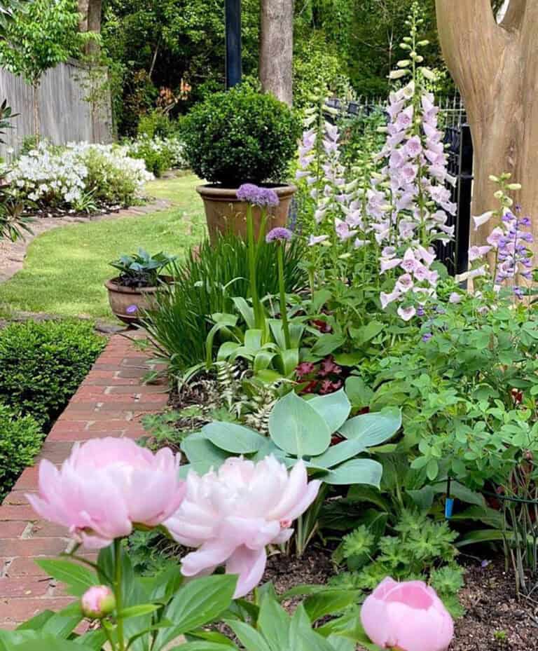 40 Dreamy Small Garden Bed Ideas to Inspire Your Outdoor Makeover