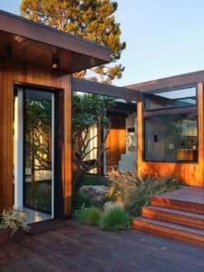 A stunning glass box home that celebrates midcentury modern in Malibu