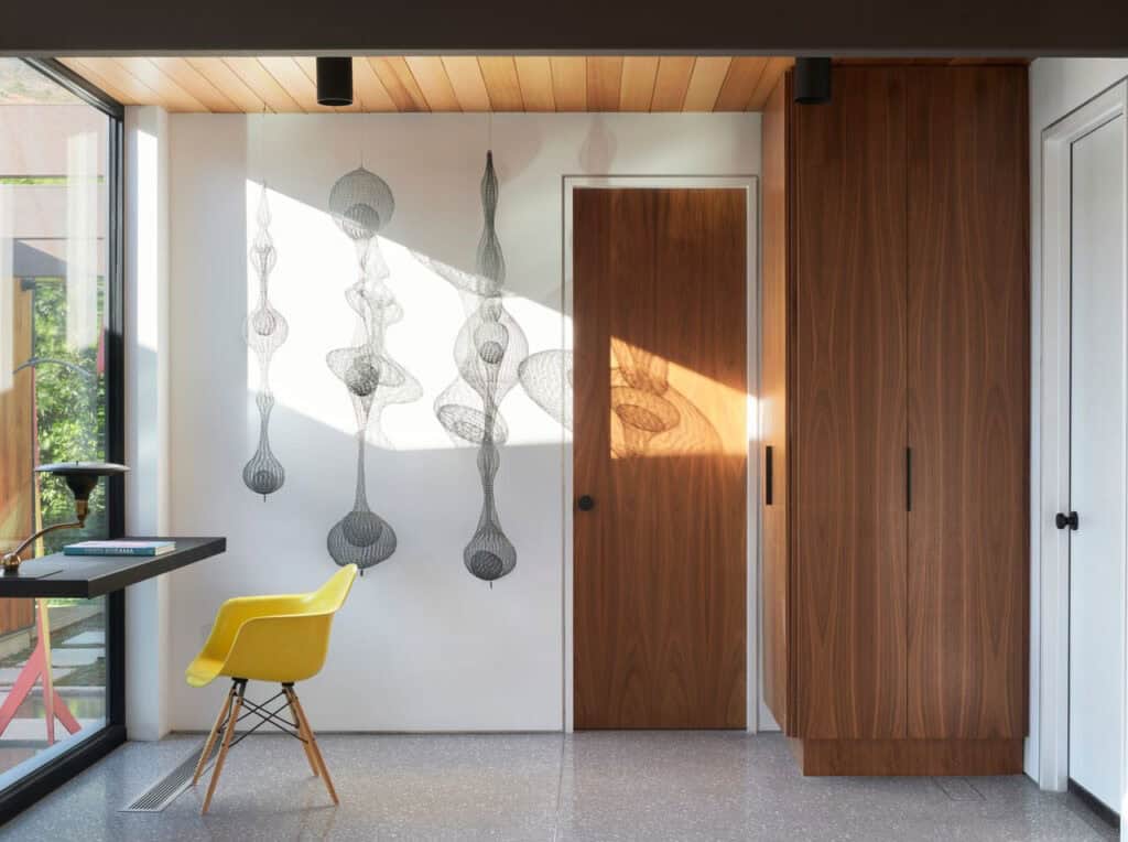 A stunning glass box home that celebrates midcentury modern in Malibu