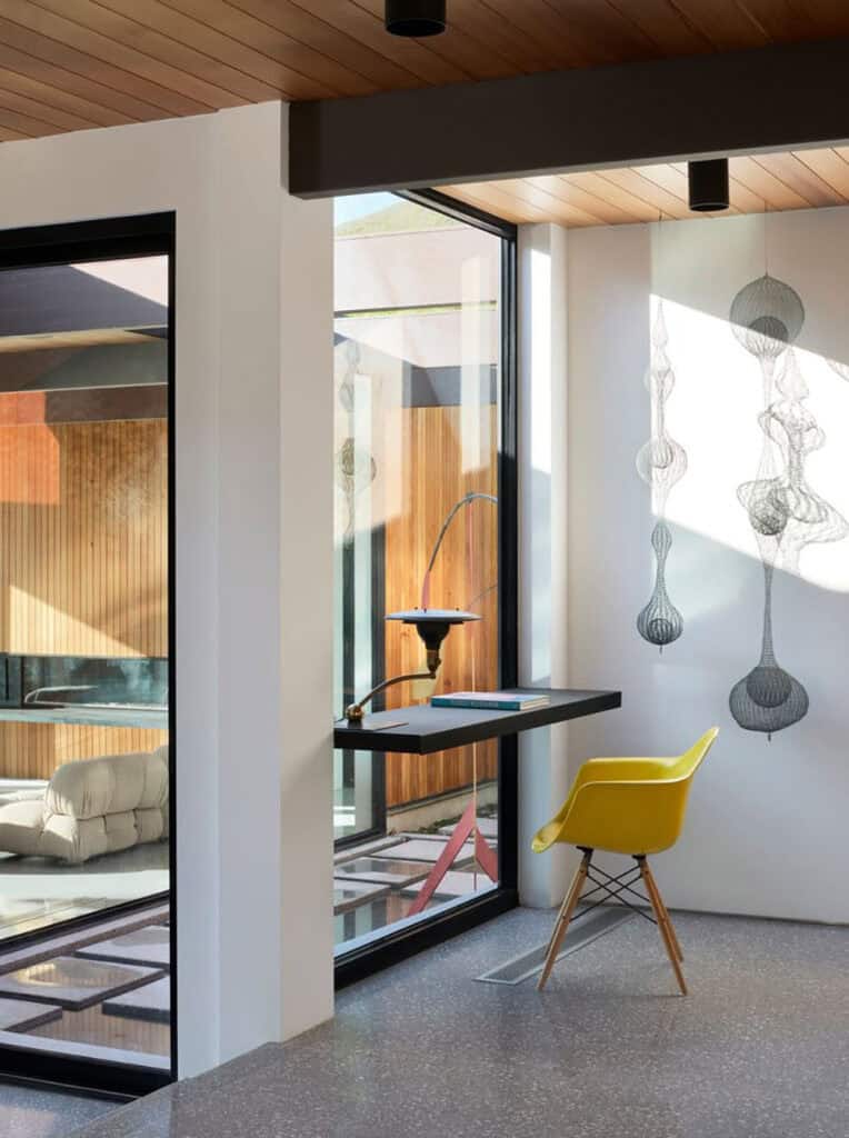 A stunning glass box home that celebrates midcentury modern in Malibu