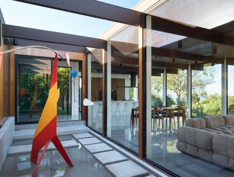 A stunning glass box home that celebrates midcentury modern in Malibu