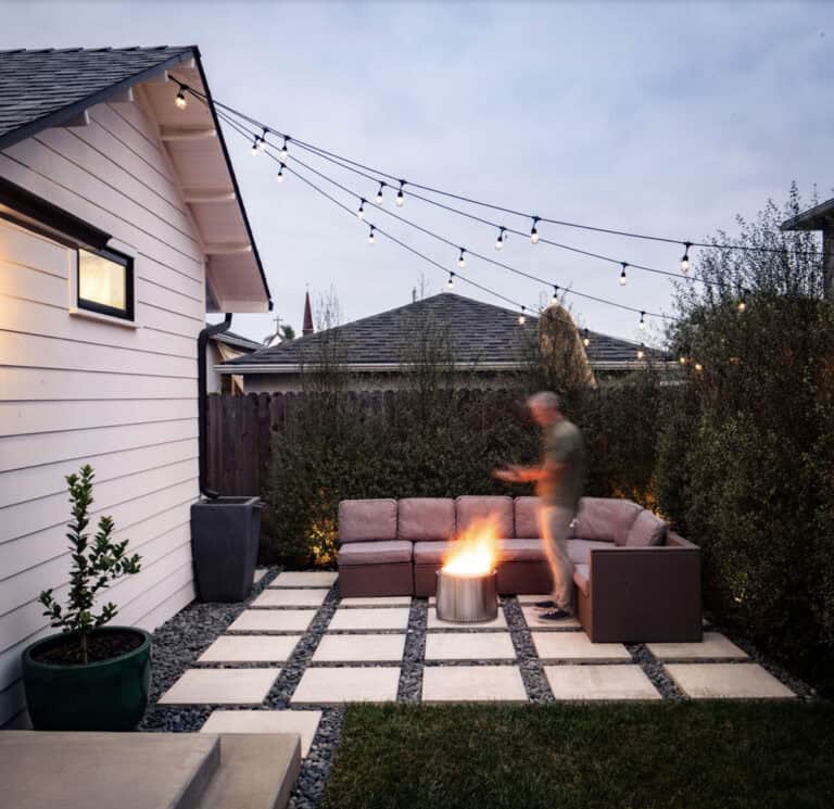 33 Amazing Fire Pit Ideas That Are Perfect for Every Backyard Size