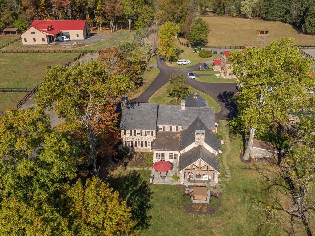 1813 Historic stone farmhouse in Pennsylvania gets a stunning new life