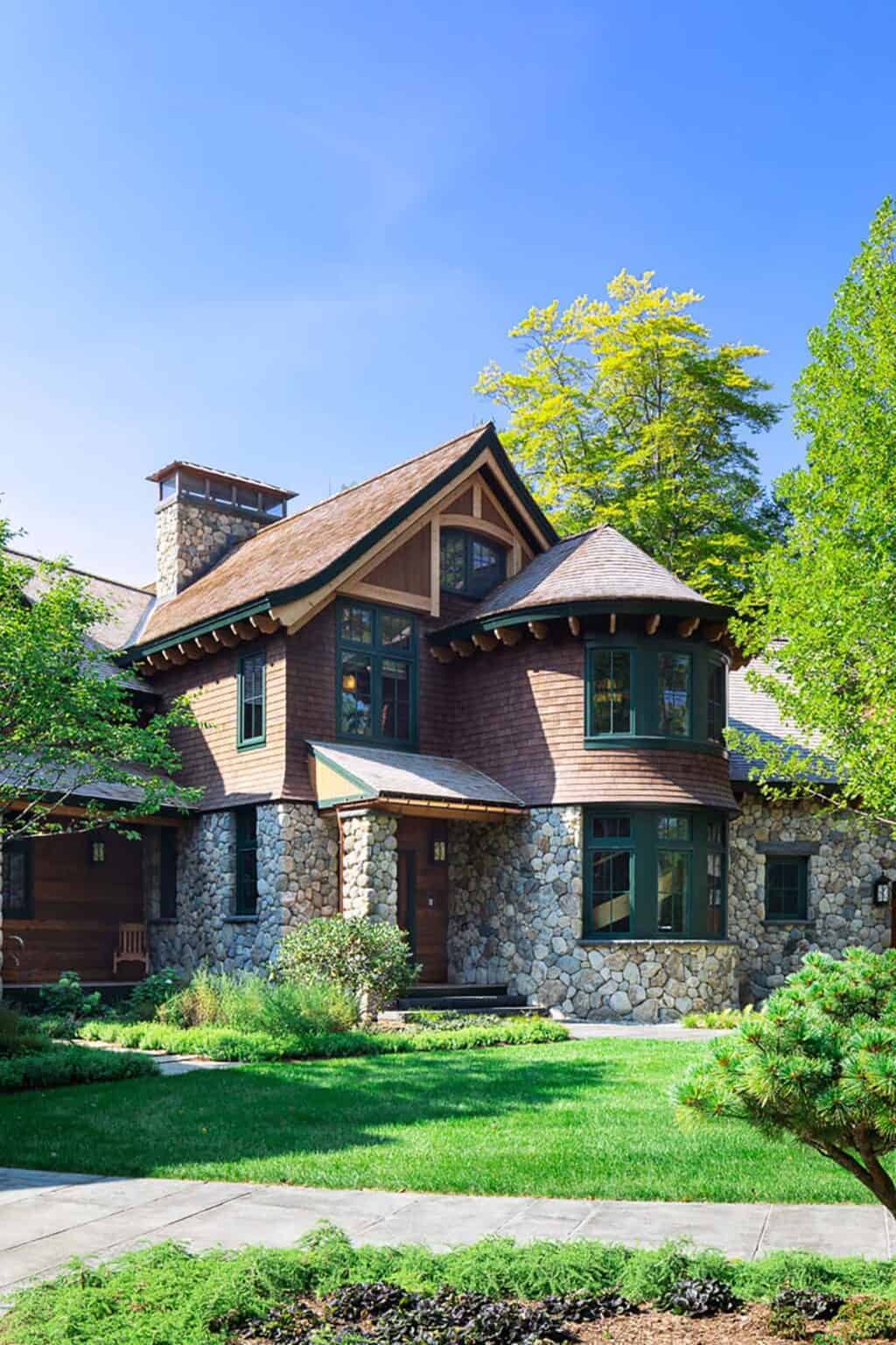 A dreamy New Hampshire lake house with scenic views of Lake Winnipesaukee