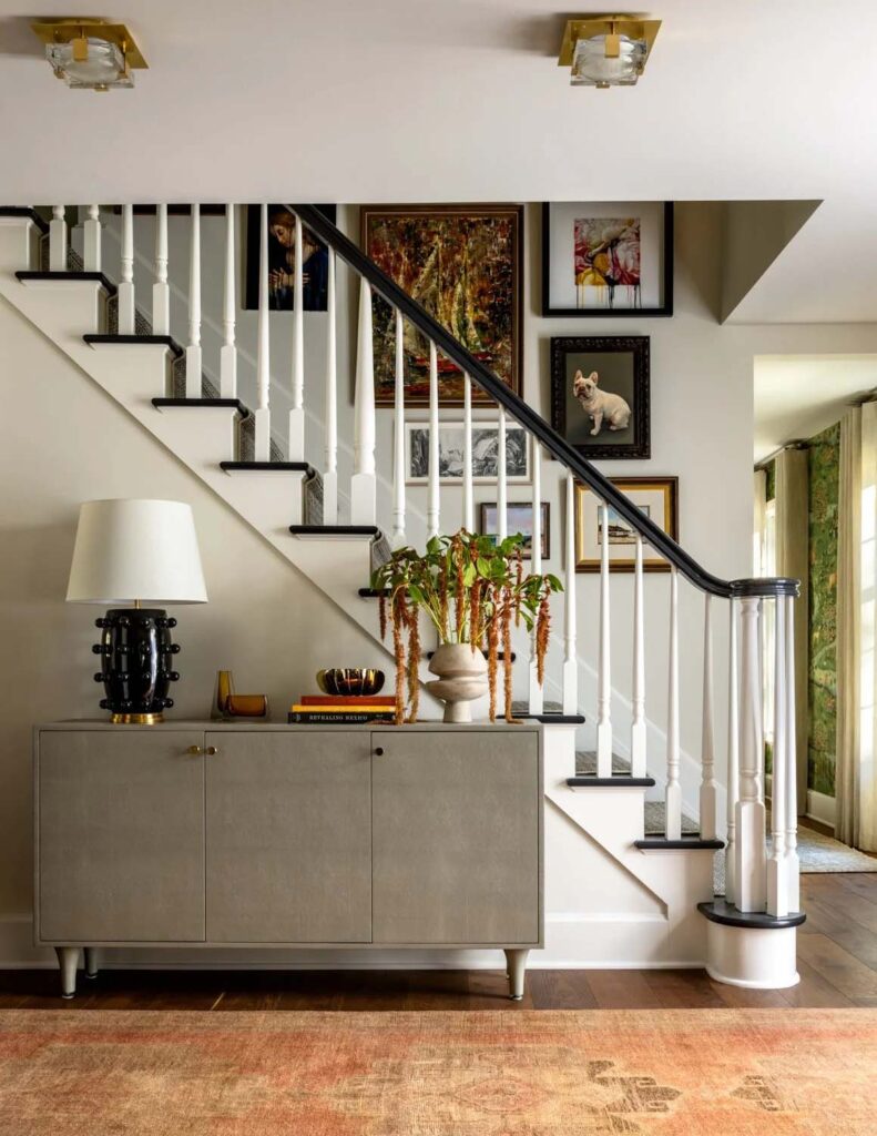 1970s Colonial-style farmhouse home in New Jersey gets a fresh new look