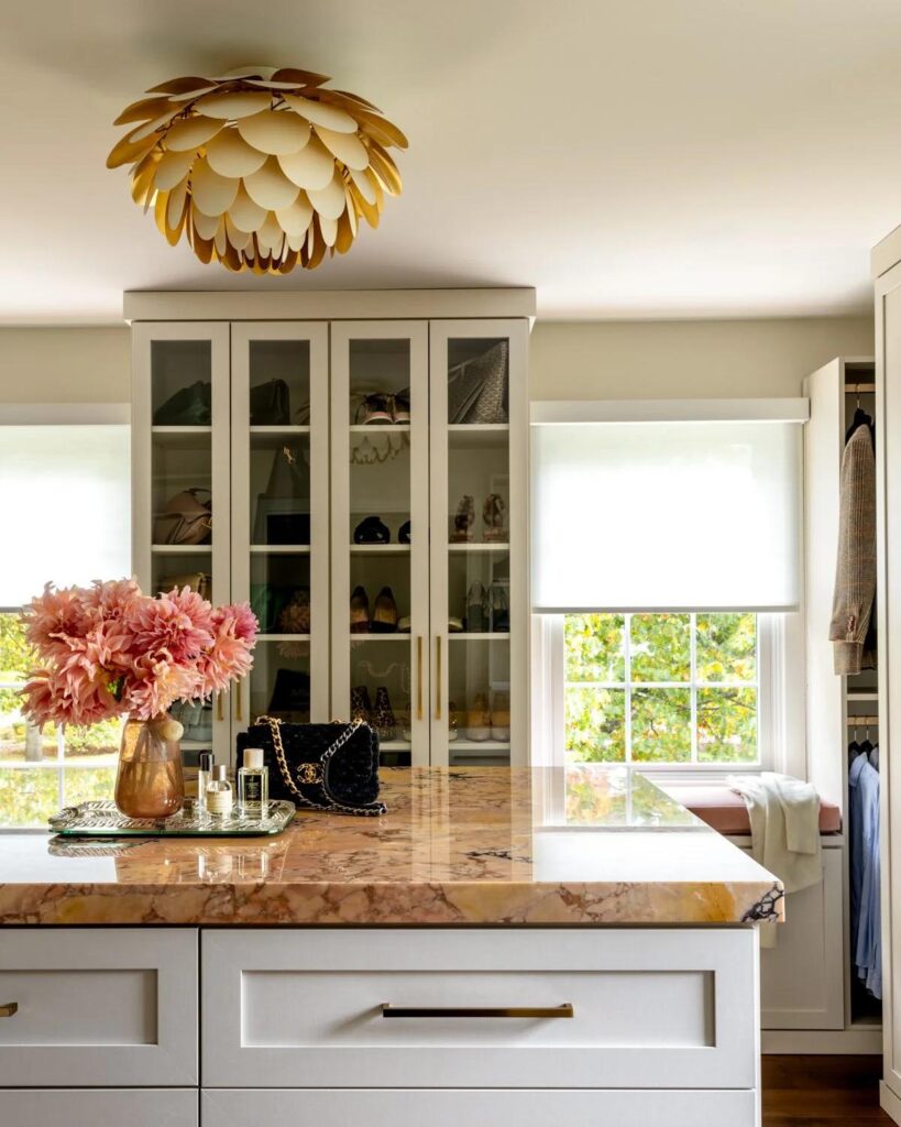 1970s Colonial-style farmhouse home in New Jersey gets a fresh new look