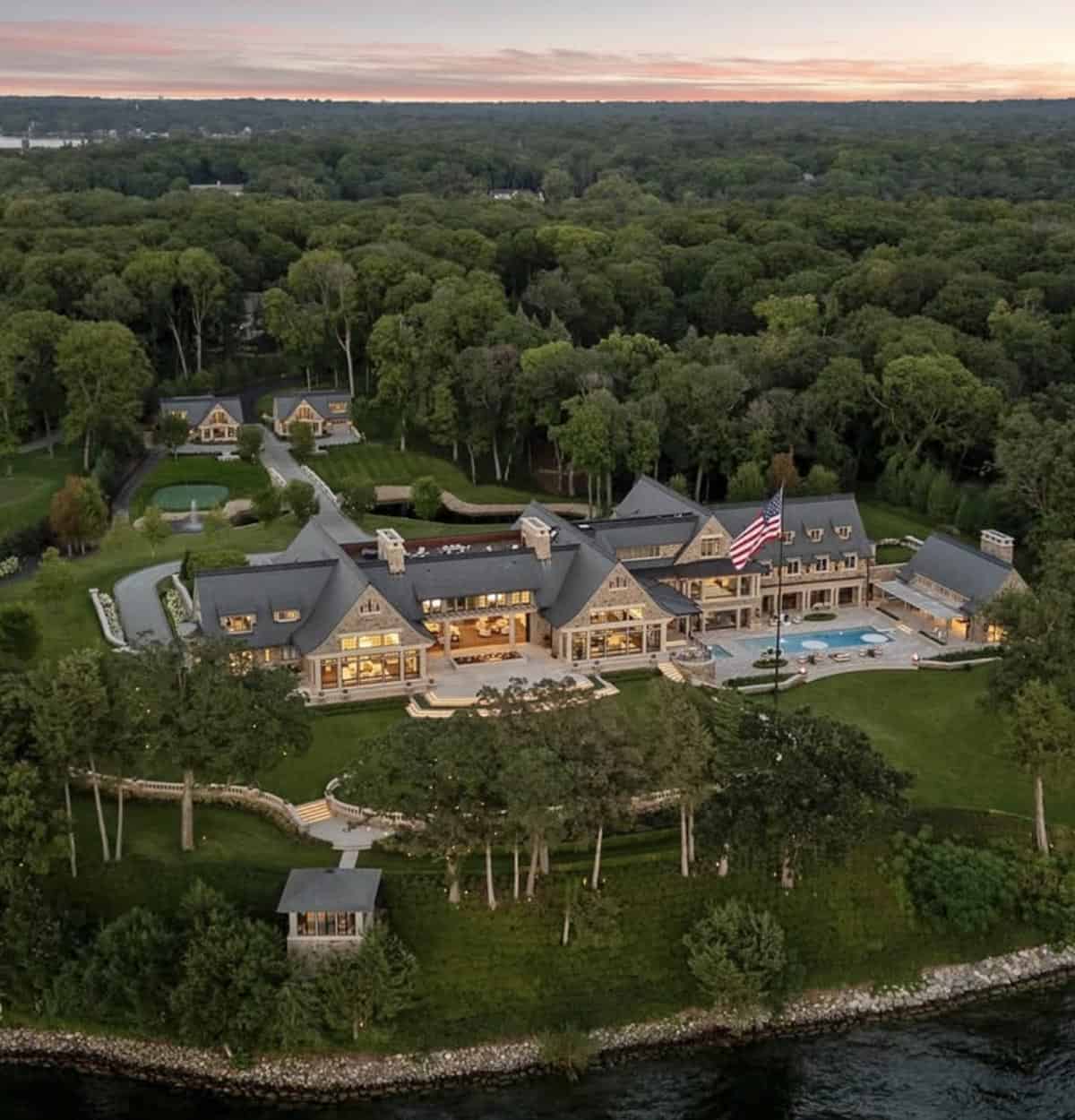 Step inside this insane lake house with breathtaking views of Lake ...