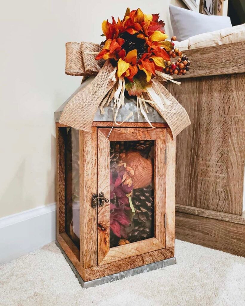 33 Cozy Fall Lantern Decor Ideas To Instantly Warm Up Your Home
