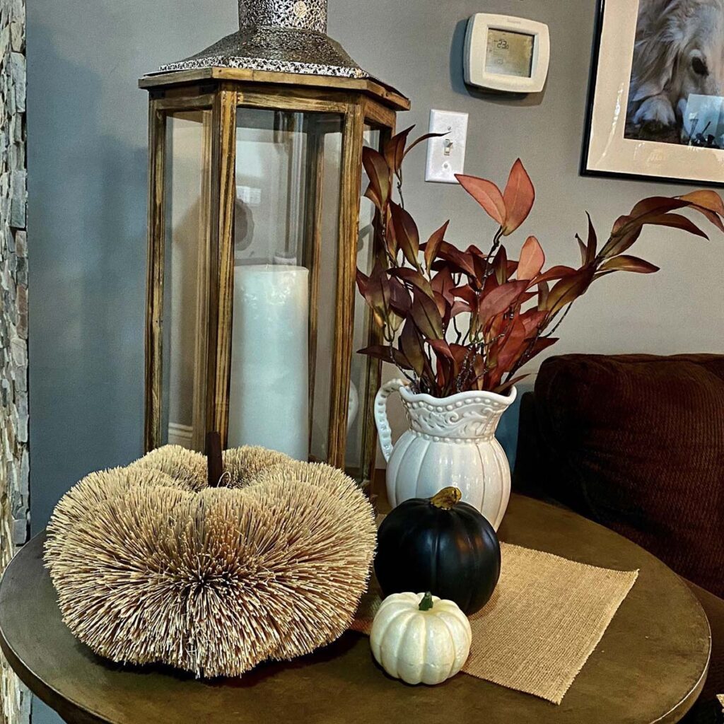 33 Cozy Fall Lantern Decor Ideas To Instantly Warm Up Your Home