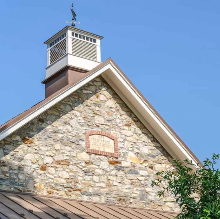 1814 Historic stone house gets beautifully restored to its former glory
