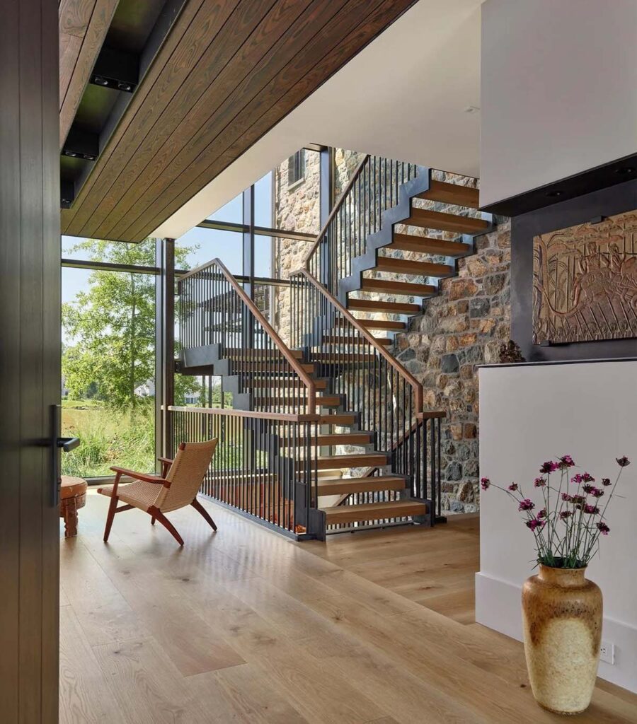 Impressive stone and glass house in Pennsylvania’s countryside landscape