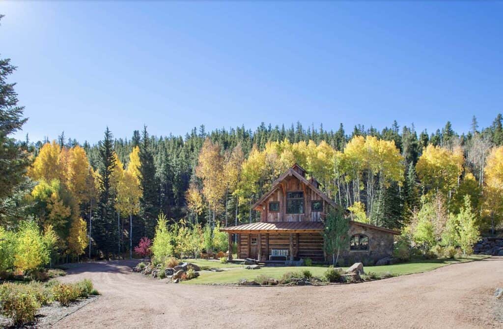 Colorado ranch house provides a cozy getaway in an idyllic setting