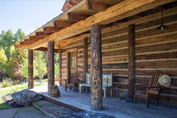 Colorado ranch house provides a cozy getaway in an idyllic setting