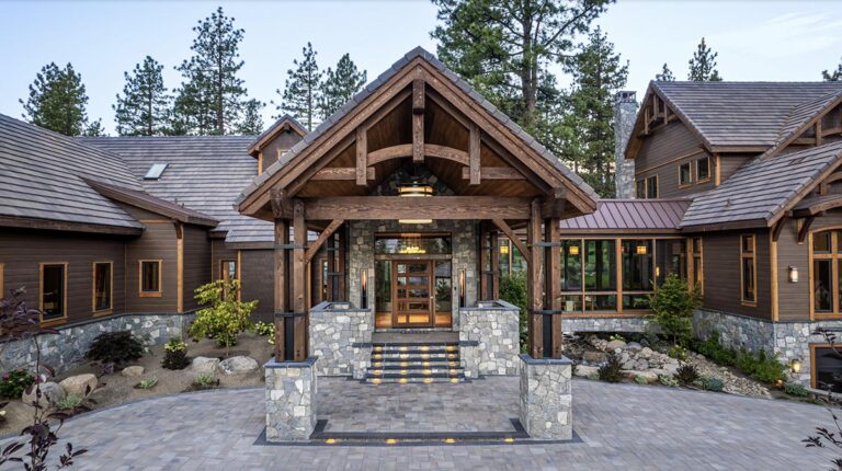 Insanely stunning house in harmony with nature in the Sierra Nevada ...