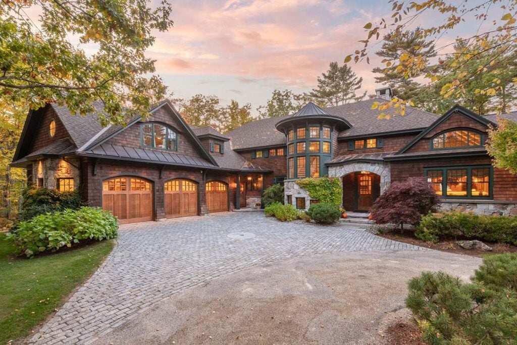 Luxurious New Hampshire lake house on the shores of Lake Winnipesaukee
