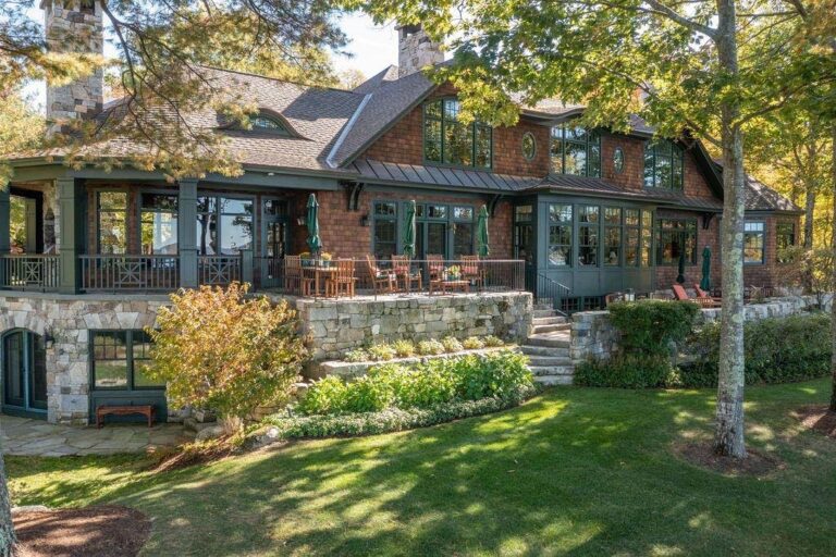Luxurious New Hampshire lake house on the shores of Lake Winnipesaukee