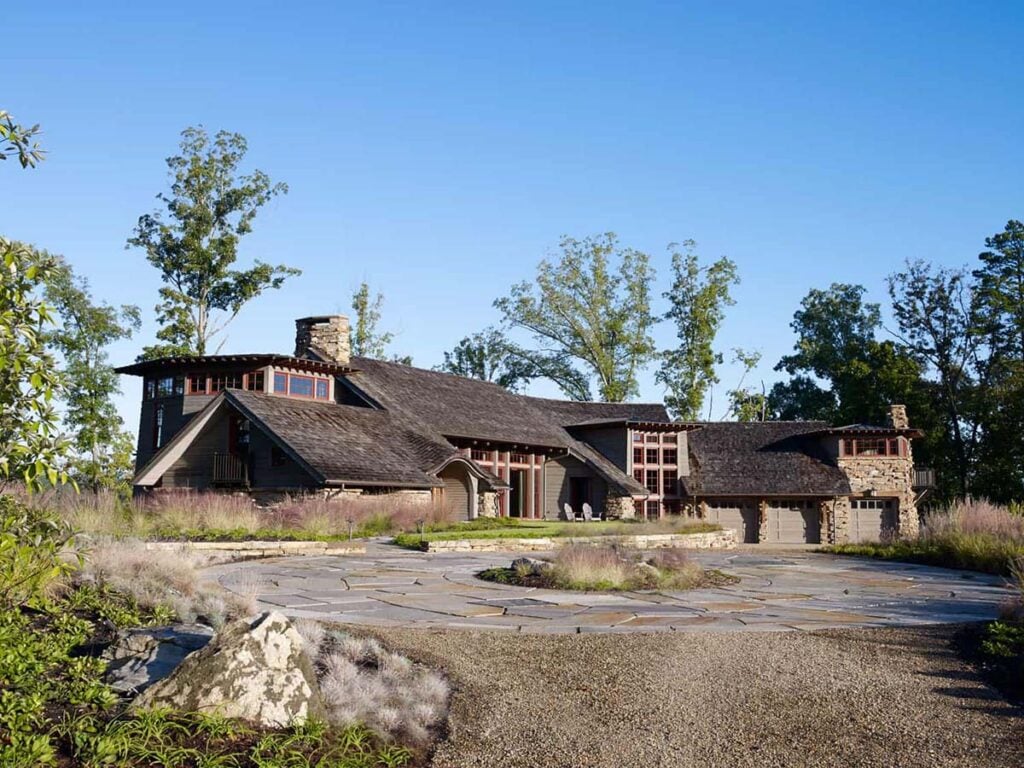 A beautiful cottage style lake house in South Carolina’s Blue Ridge ...