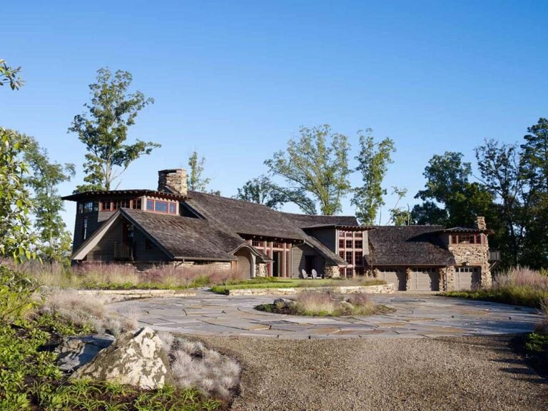 A beautiful cottage style lake house in South Carolina’s Blue Ridge ...