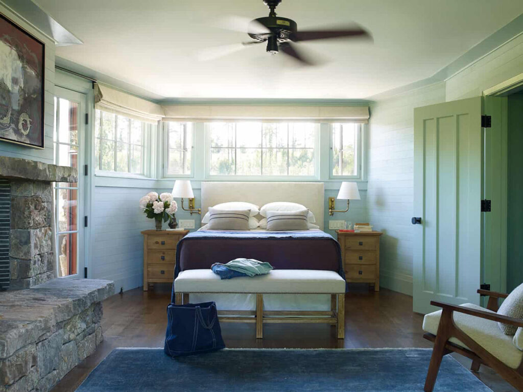 A beautiful cottage style lake house in South Carolina’s Blue Ridge ...