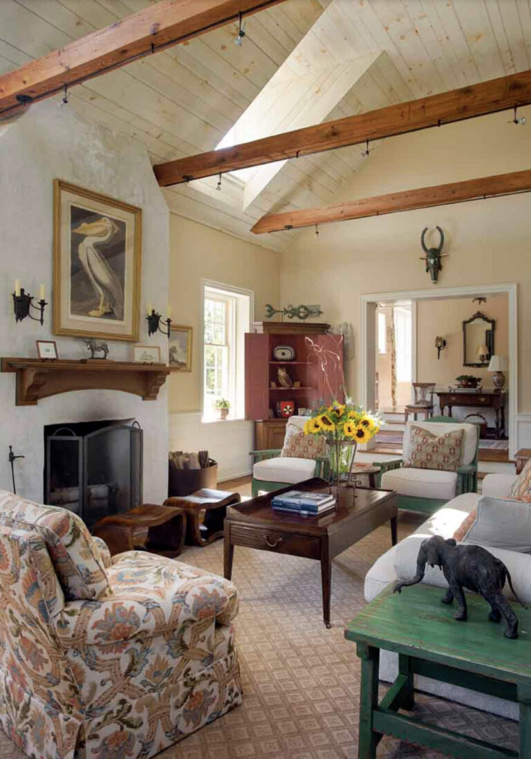 1760 Historic stone farmhouse in Pennsylvania gets a breathtaking new life