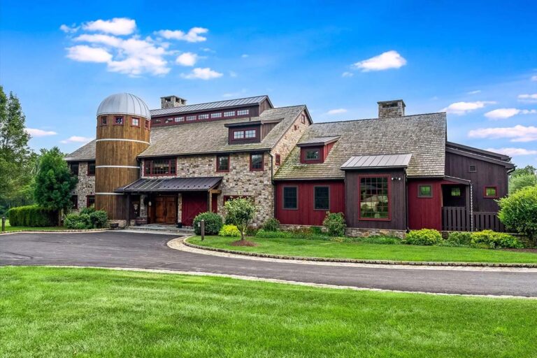 Inside this dreamy rustic modern barn house in the New Jersey countryside