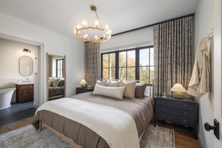 Inviting Vermont modern farmhouse with superb views of the Green Mountains