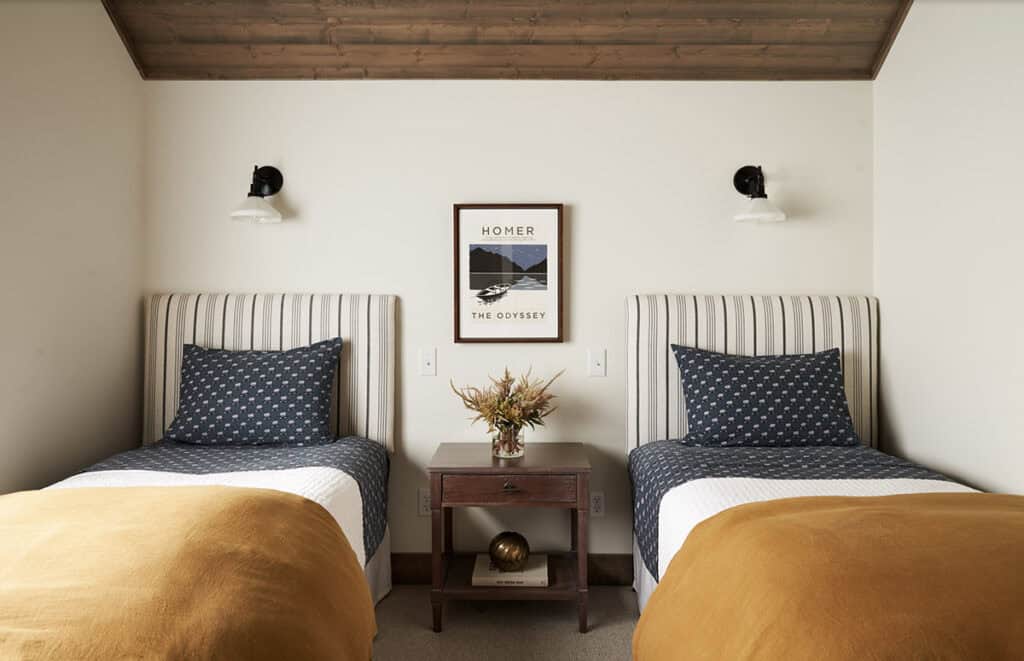 A Minnesota cabin designed for empty nesters has serene Clamshell Lake ...
