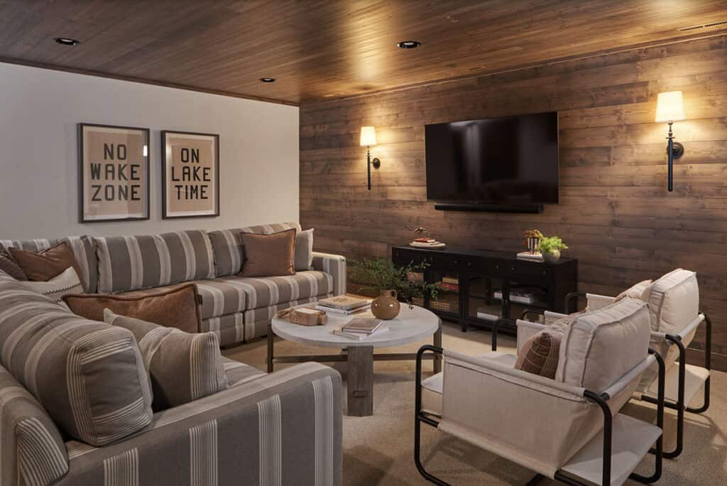 A Minnesota cabin designed for empty nesters has serene Clamshell Lake ...