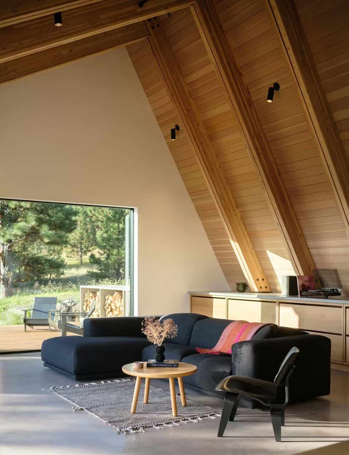 A blissful modern alpine cabin cradled in the Colorado Rocky Mountains