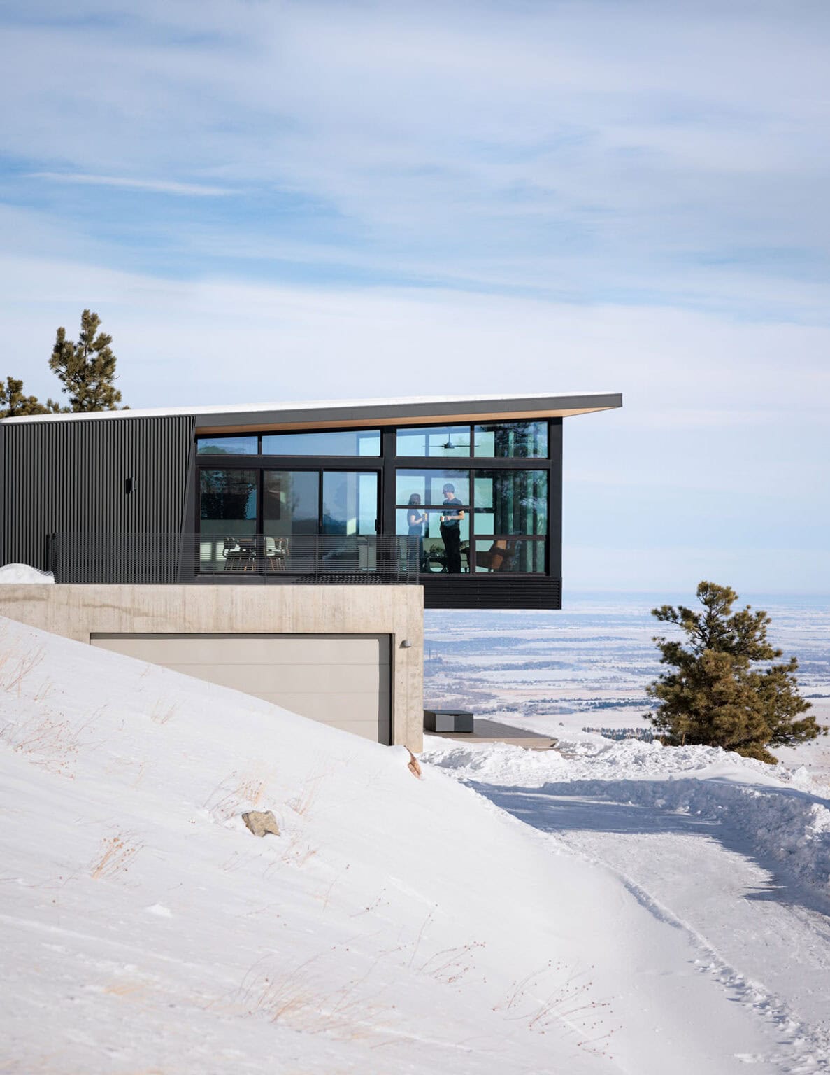 This cantilevered Colorado home takes in the peaceful Rocky Mountain views