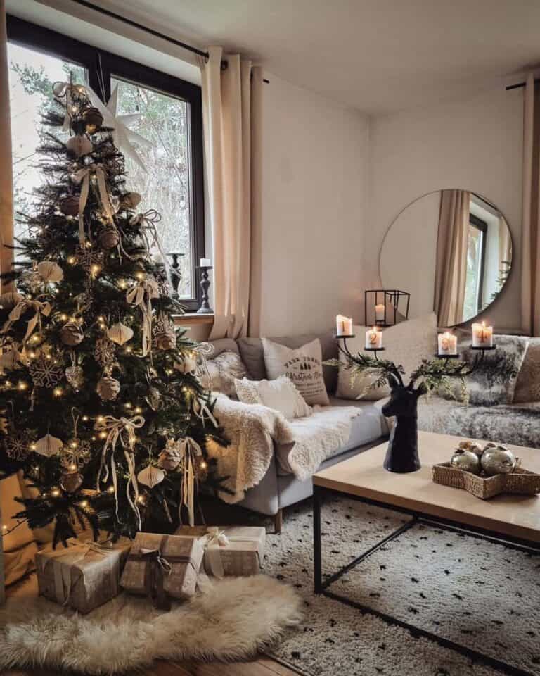 Happy Ho-Ho Holidays: 80 Christmas Decorating Ideas to Deck the Halls