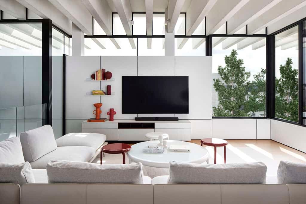 This extraordinary waterfront home enjoys the serene beauty of the ...