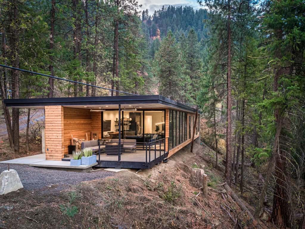 A breathtaking cliffside home with epic views over the Wenatchee River