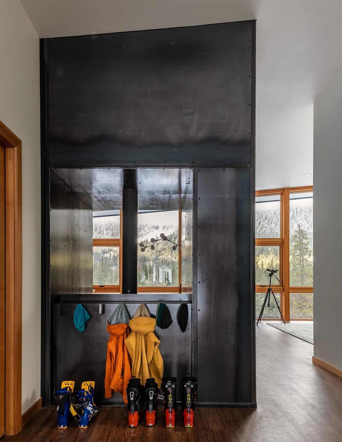 This off-grid Washington cabin has peaceful views over the Cascade ...