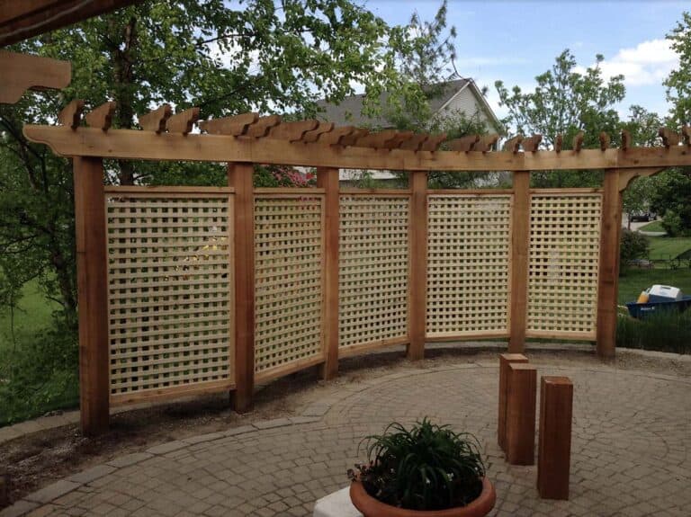 25 Clever Outdoor Privacy Screen Ideas to Transform Your Small Backyard